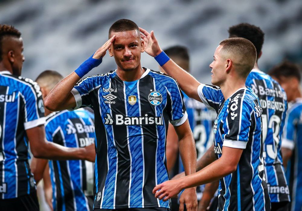 Gaúcho: com garotada em campo, Grêmio passa pelo Aimoré e segue 100% ...